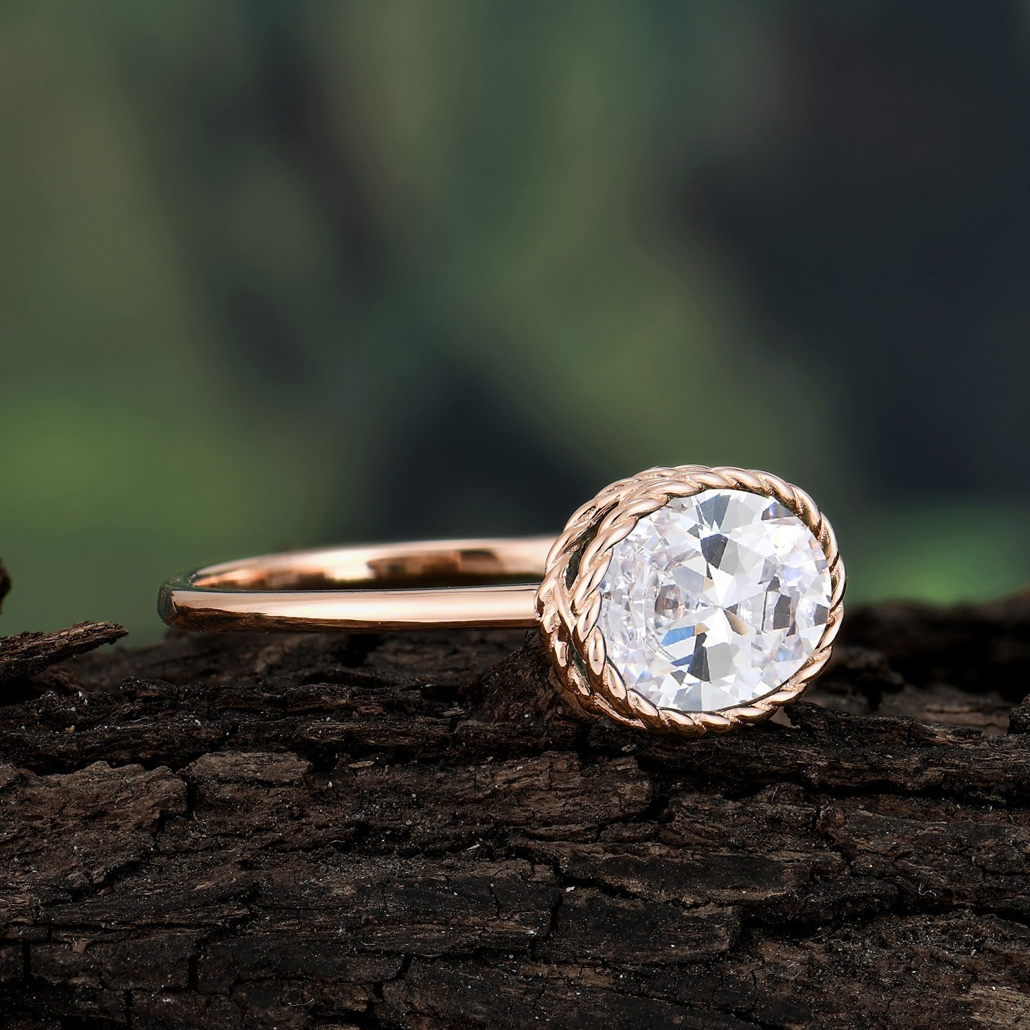 Why are bezel rings a classic choice? – Romalar Jewelry